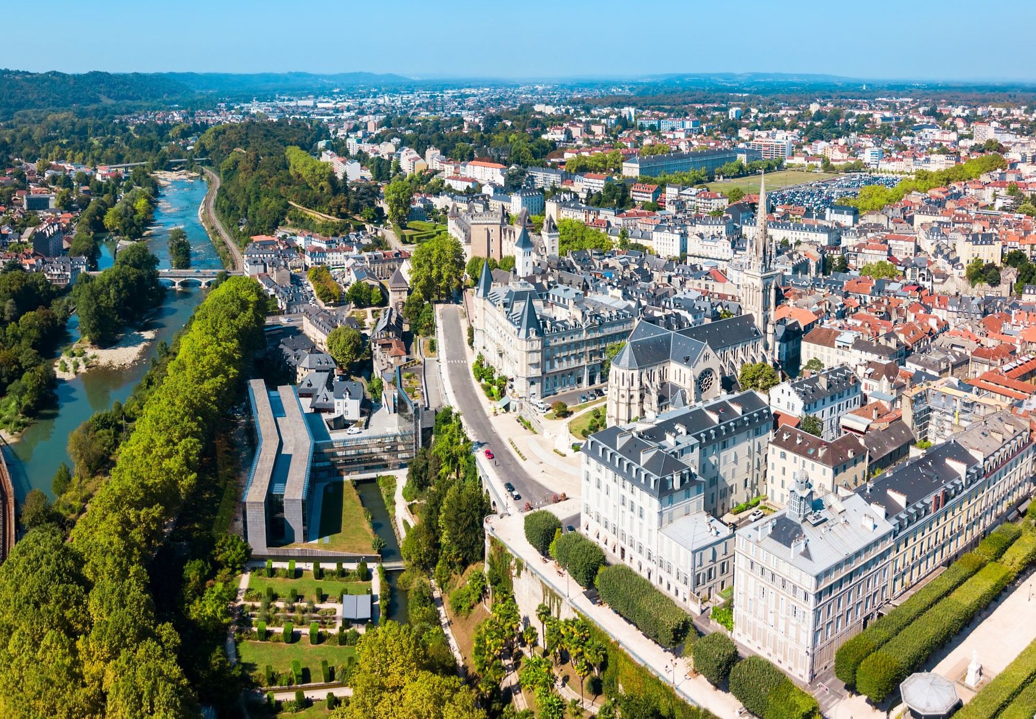 PAU, la ville où il fait bon vivre pour les étudiants - Les Petites ...