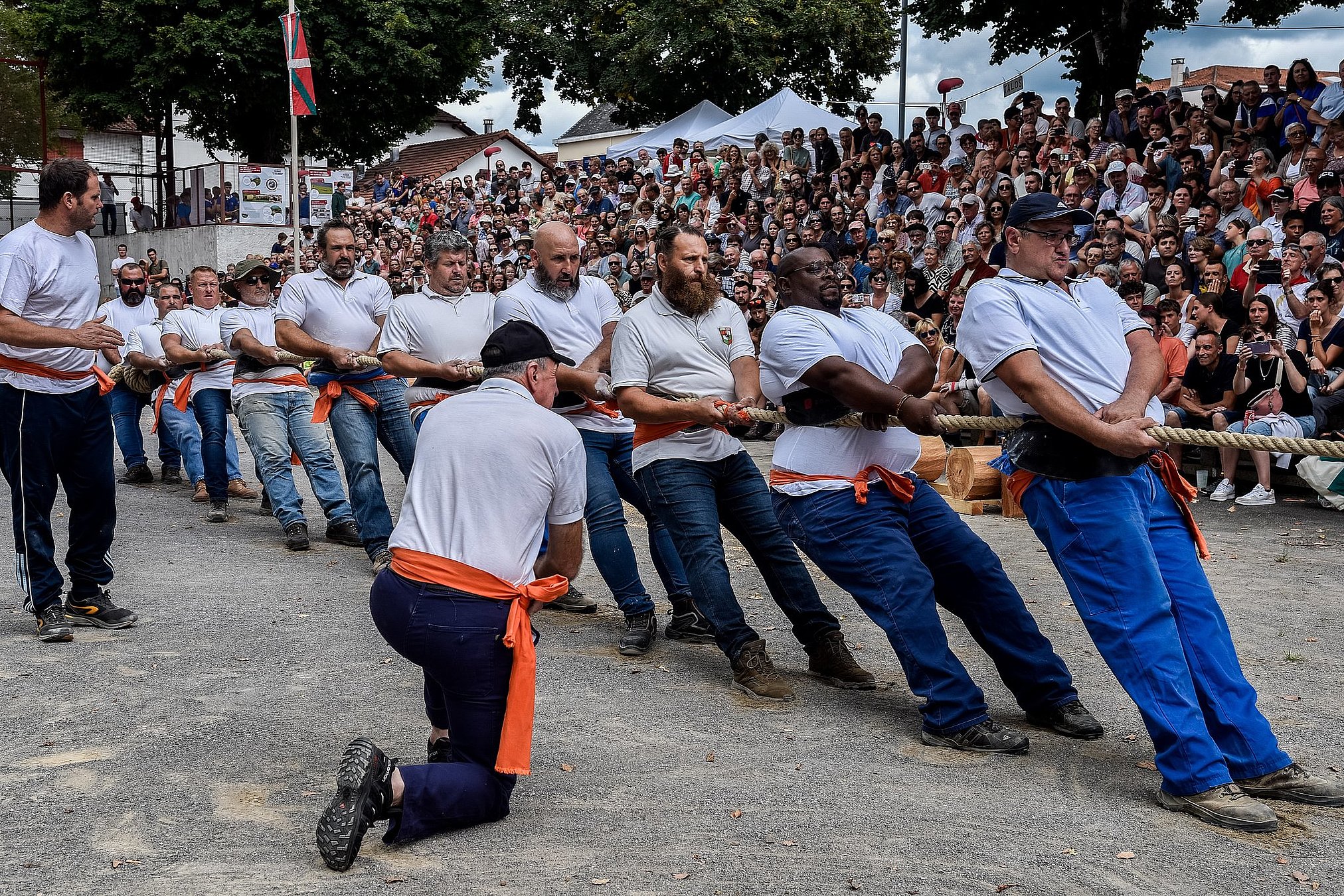 FORCE BASQUE, un sport venu des montagnes et des champs - Les Petites ...