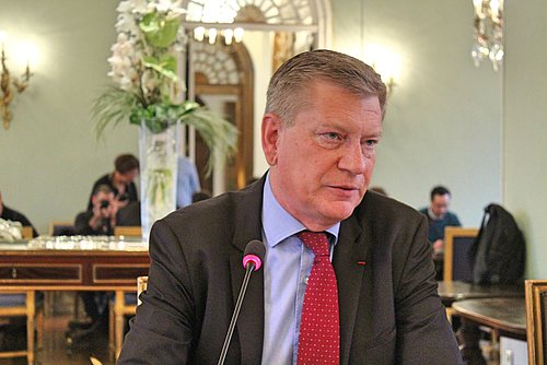 Éric Spitz ne veut laisser personne au bord du chemin - Les Petites ...